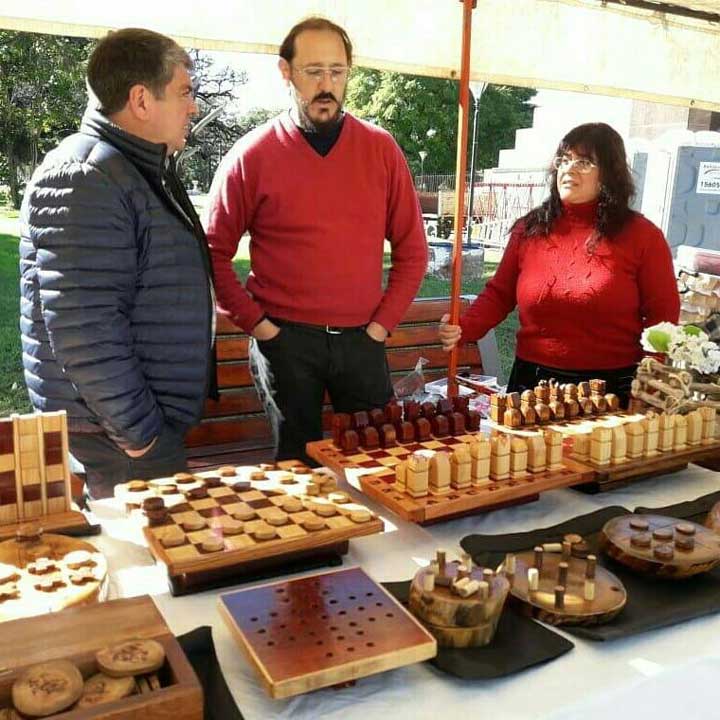 Antonelli dialogó con comerciantes sobre la realidad del sector ...