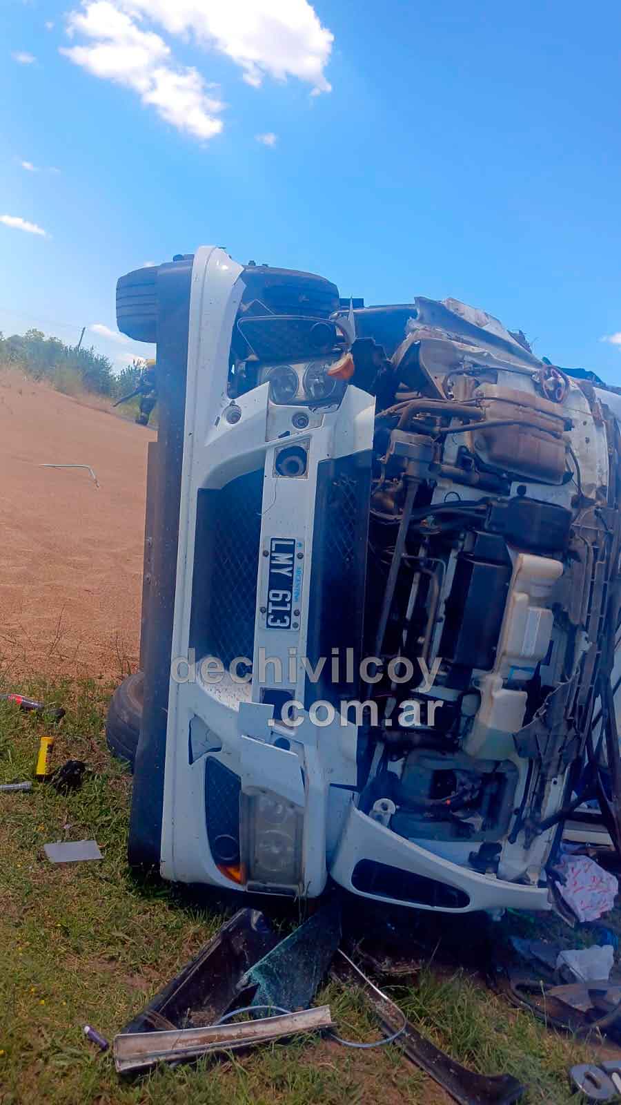 Choque y vuelco en Ruta 30: un herido tras colisión entre un camión y ...